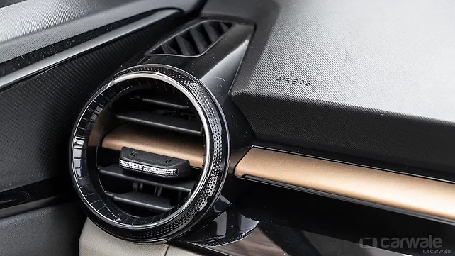 Skoda Slavia 1.5 MT Long Term Review: Features and Equipment - CarWale