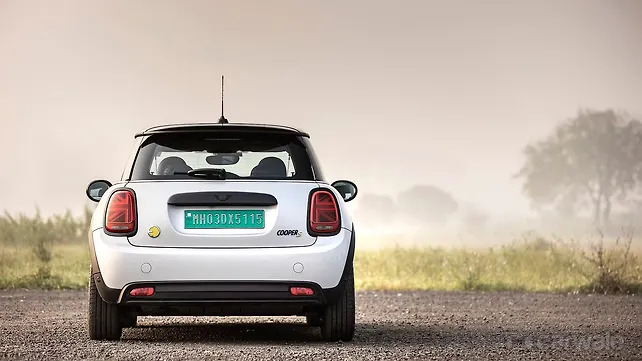 Mini Cooper SE — First Drive Review - CarWale