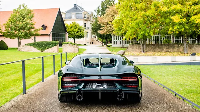 Bugatti Chiron surpasses the 400 units production milestone - CarWale