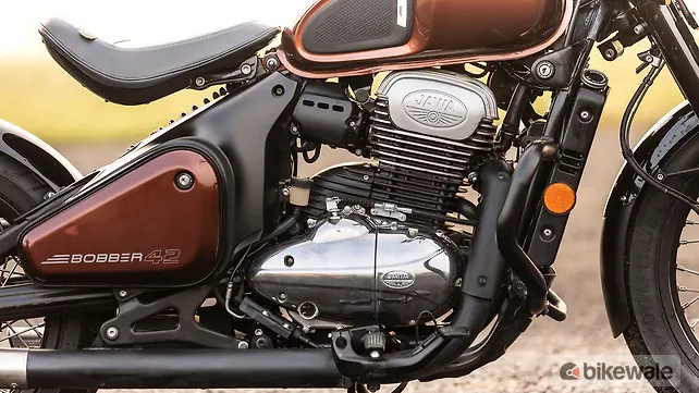 Jawa 42 Bobber vs Royal Enfield Classic 350: Comparison Test Review ...
