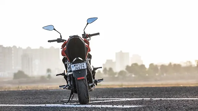 QJ Motor SRK 400 Left Side View Image - BikeWale