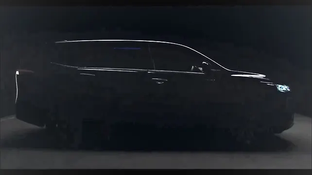 Toyota Innova Hycross official video teaser out; reveals new details ...