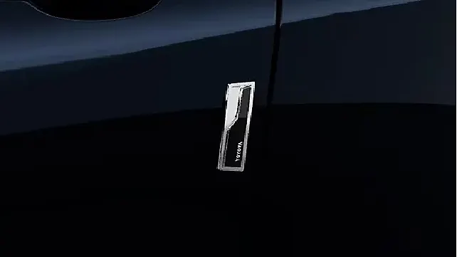 Toyota Innova Hycross accessories list revealed - CarWale