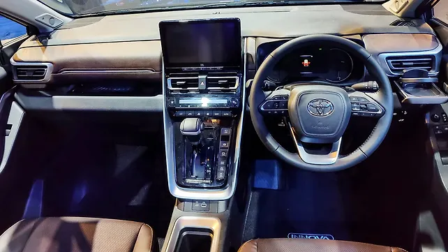 Toyota Innova HyCross – Top 5 interior highlights - CarWale