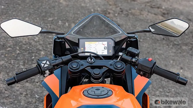 KTM RC 390 vs Keeway K300 R: Comparison Test Review - BikeWale