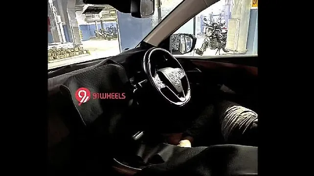 MG Hector Plus facelift spotted for the first time - CarWale