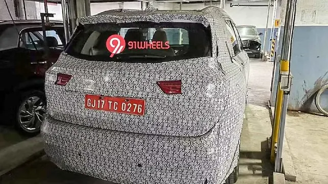 MG Hector Plus facelift spotted for the first time - CarWale
