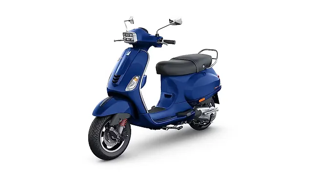 Vespa SXL 125 Rear View Image - BikeWale