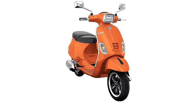 Vespa SXL 125 Rear View Image - BikeWale