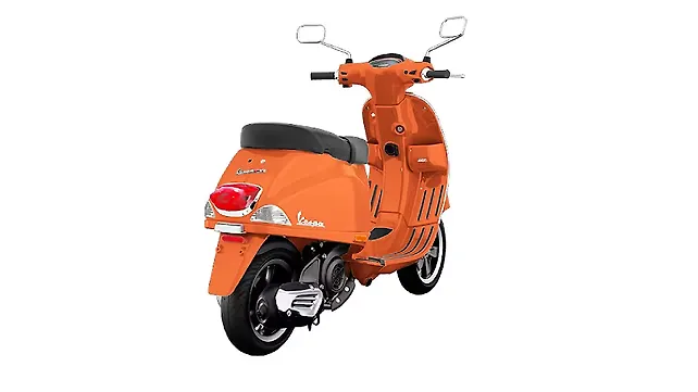 Vespa SXL 125 Rear View Image - BikeWale