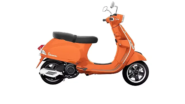 Vespa SXL 125 Rear View Image - BikeWale