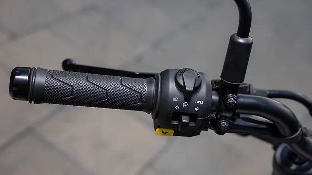 Royal Enfield Guerrilla 450 360 view - BikeWale