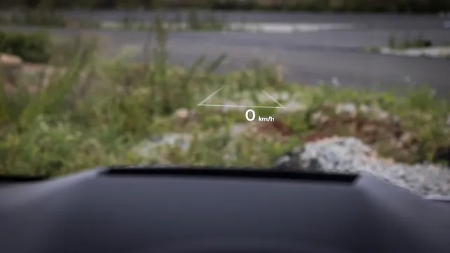 Kia Carnival Price - Images, Colours & Reviews - CarWale