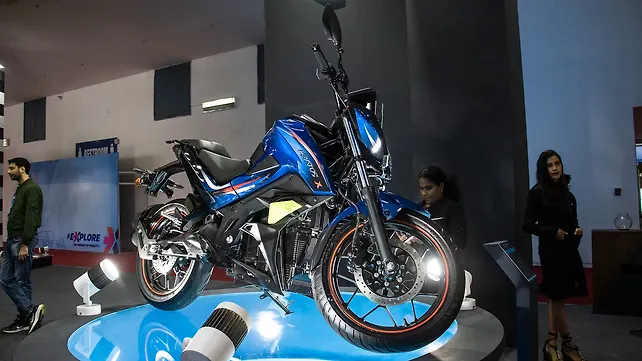 Ampere Magnus EX Right Rear Three Quarter Image - BikeWale