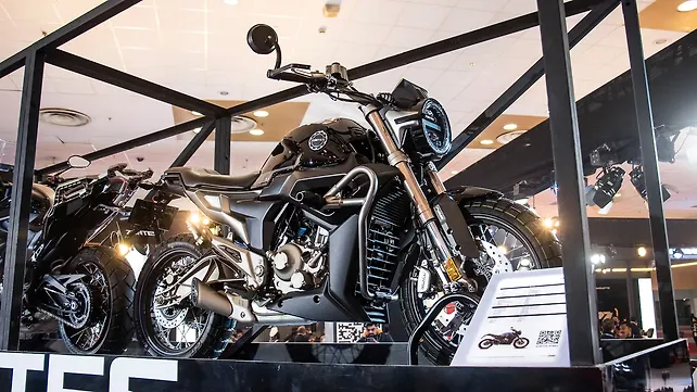 Ampere Magnus EX Right Side View Image - BikeWale