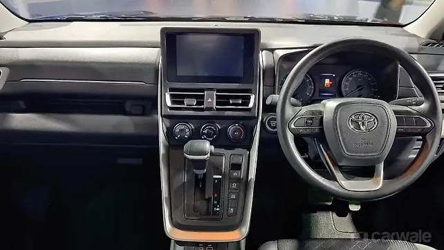 Auto Expo 2023: Toyota Innova HyCross GX variant showcased - CarWale