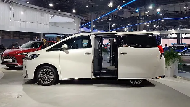 Auto Expo 2023: Lexus India showcases LM 300h MPV - CarWale