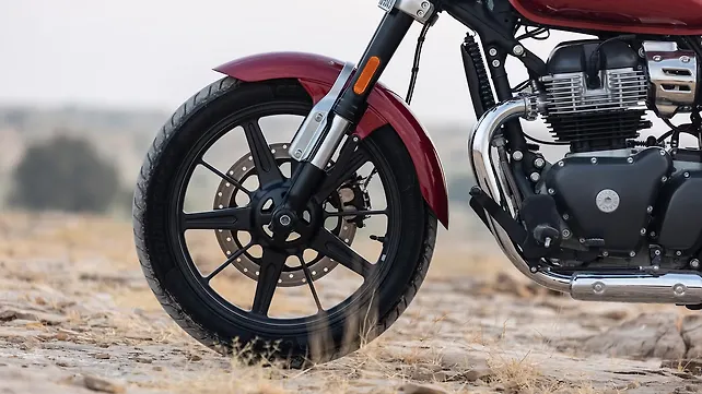Royal Enfield Super Meteor 650: First Ride Review - BikeWale