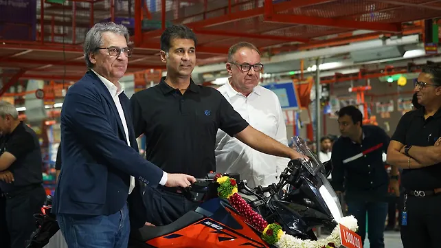 Bajaj rolls out one millionth KTM motorcycle from India - BikeWale
