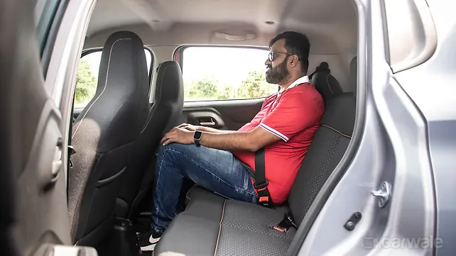 eC3 Feel on road Price | Citroen eC3 Feel Features & Specs