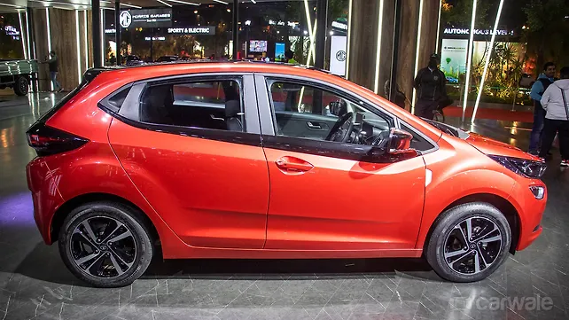 Tata Altroz CNG showcased: Now in pictures - CarWale