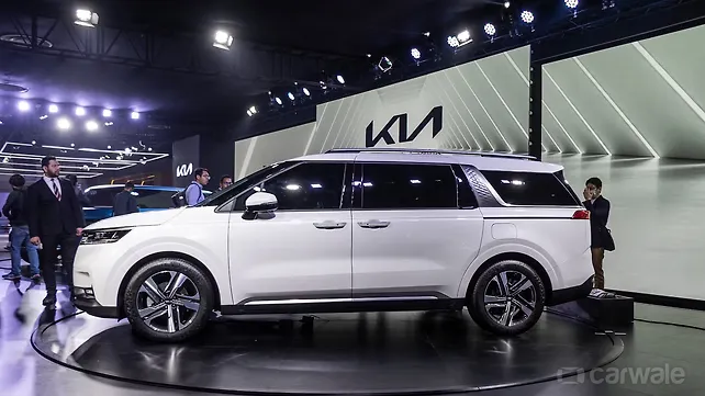 Kia KA4 (Carnival) First Look - CarWale