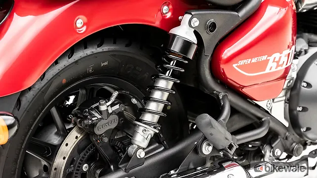 Royal Enfield Super Meteor 650: Road Test Review - BikeWale