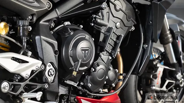 2023 Triumph Street Triple RS: Track Ride Review - BikeWale