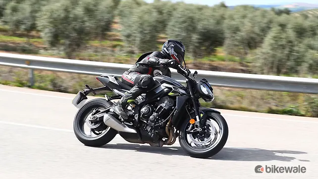 2023 Triumph Street Triple R: First Ride Review - BikeWale