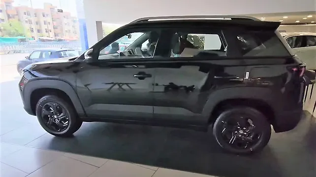 Maruti Brezza Black Edition arrives at dealerships - CarWale