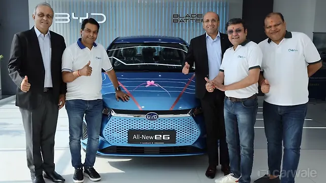 BYD India partners with Evera cab services to deliver 100 units of e6 - CarWale