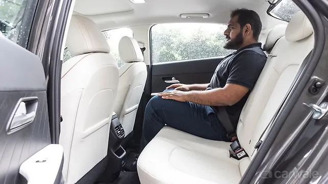 Hyundai Verna Price - Images, Colours & Reviews - CarWale