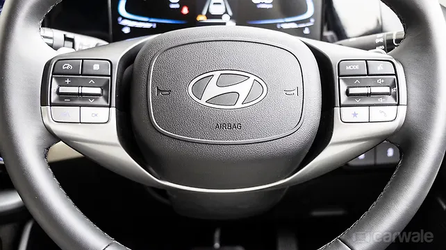 Hyundai Verna Price - Images, Colours & Reviews - CarWale