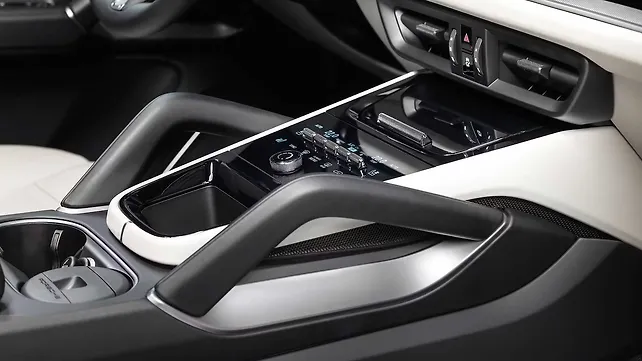 2024 Porsche Cayenne interior revealed ahead of global debut - CarWale