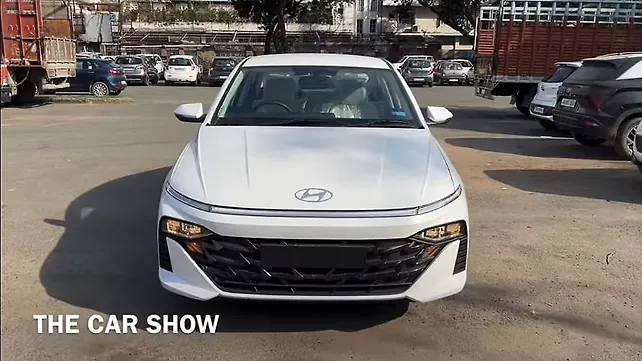 Hyundai Verna mid-spec S variant reaches dealerships in India - CarWale