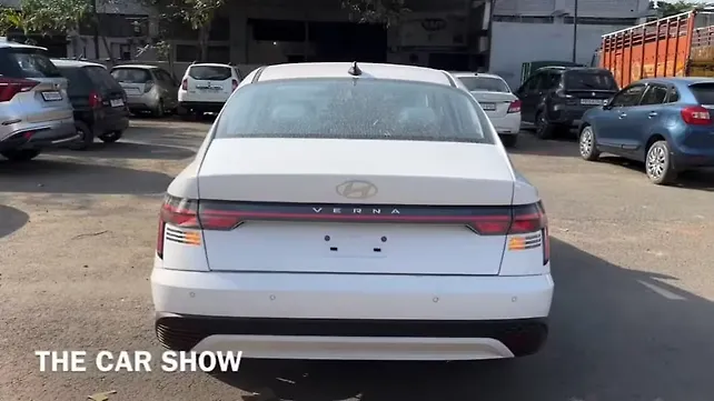 Hyundai Verna mid-spec S variant reaches dealerships in India - CarWale