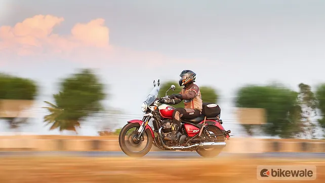 Royal Enfield Super Meteor 650: 1,000km In A Day Touring Review - BikeWale