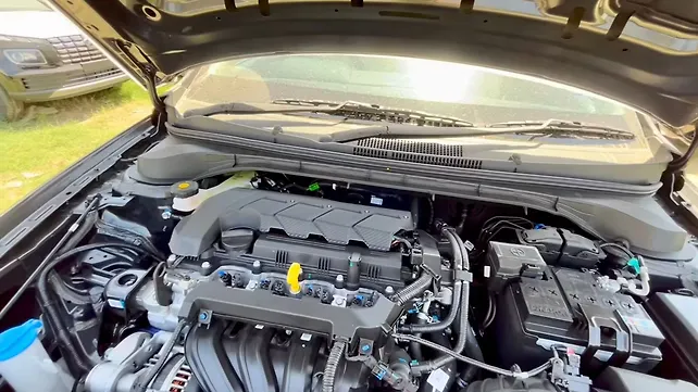 Hyundai Verna base EX variant arrives at dealerships in India - CarWale