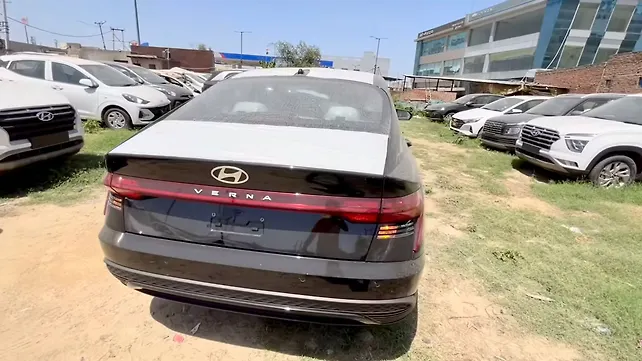 Hyundai Verna base EX variant arrives at dealerships in India - CarWale