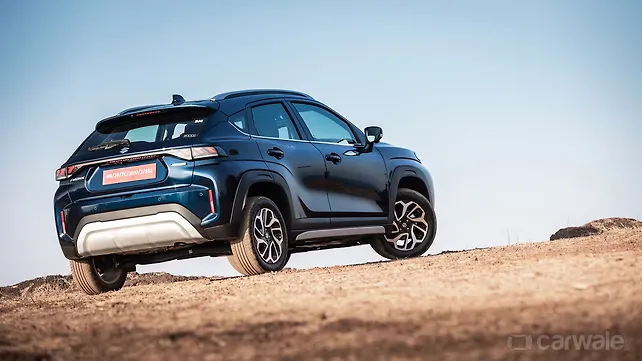 Maruti Fronx Price - Images, Colours & Reviews - CarWale