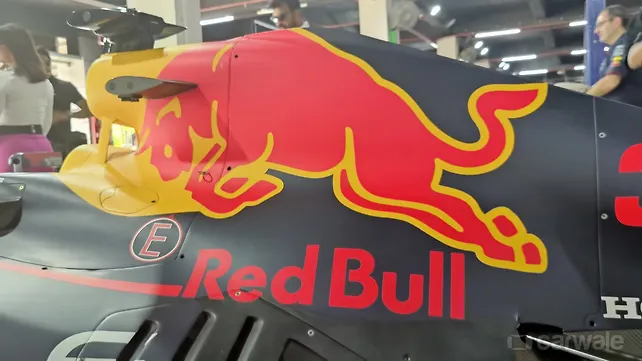 Up close and personal with the Red Bull RB7 - CarWale