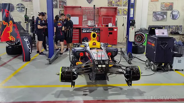 Up close and personal with the Red Bull RB7 - CarWale