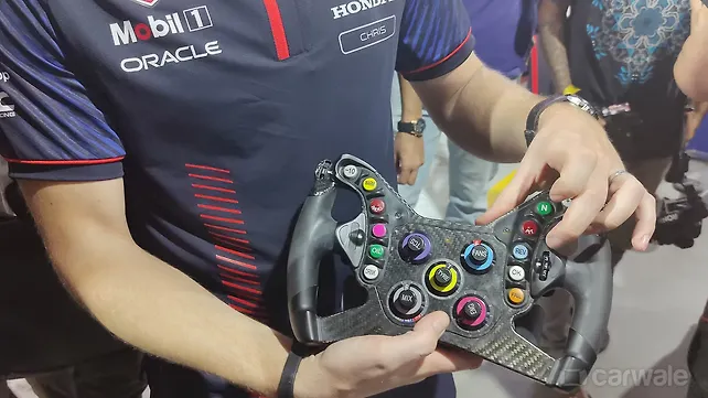 Up close and personal with the Red Bull RB7 - CarWale