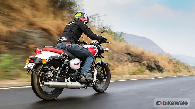 QJ Motor SRC 500 Price - Mileage, Images, Colours | BikeWale