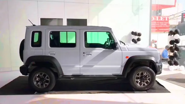 Maruti Jimny White colour spotted in showroom - CarWale