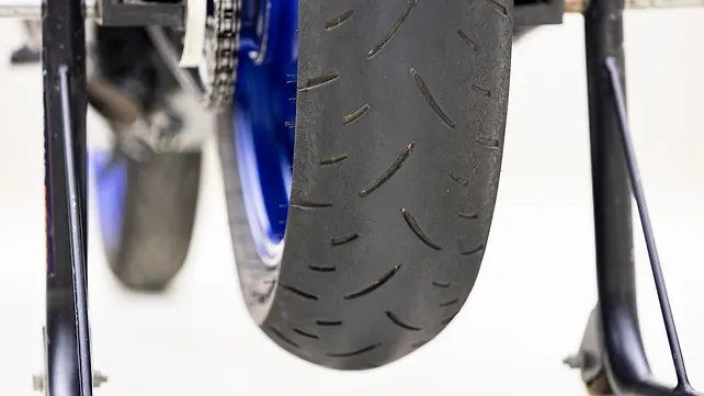 Yamaha R3 360 view - BikeWale