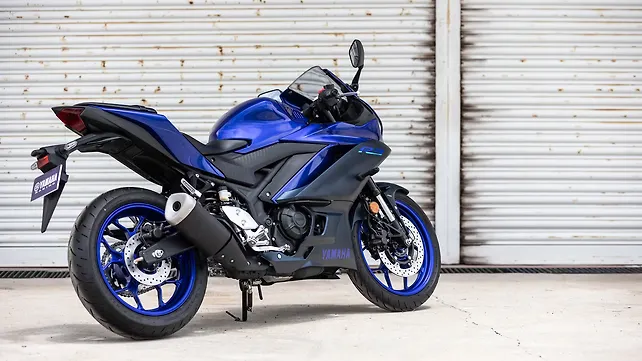 Yamaha R3 360 view - BikeWale