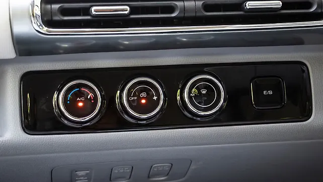 MG Comet Driven: Now in Pictures - CarWale