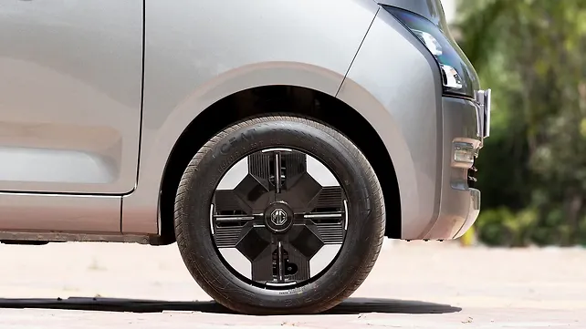 MG Comet Driven: Now in Pictures - CarWale