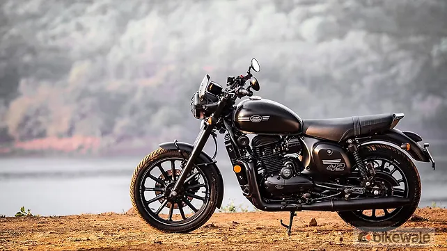 2023 Jawa 42 launched with engine updates and price hike - BikeWale